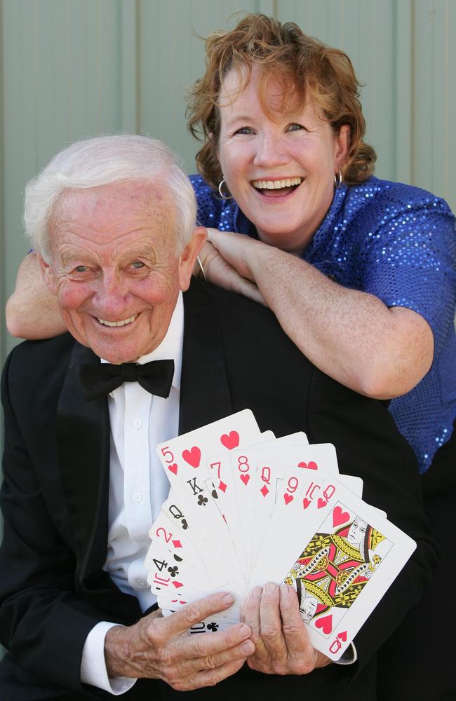 Arthur Coghlan farewelled: Gold Coast escape artist & icon | The Advertiser